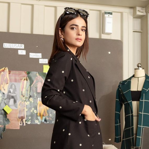 Sumbul Iqbal Featured In Lulusar's Latest Collection | Reviewit.pk