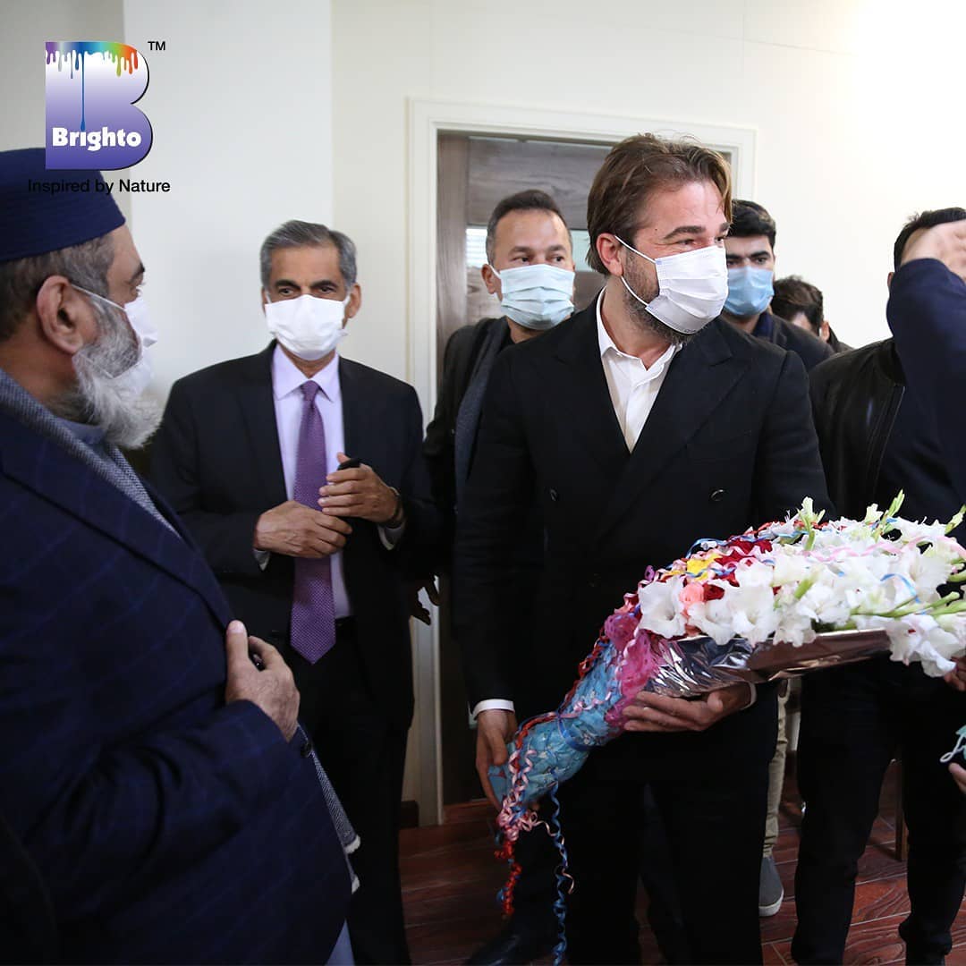 Video Compilation Of Engin Altan's Visit To Pakistan | Reviewit.pk