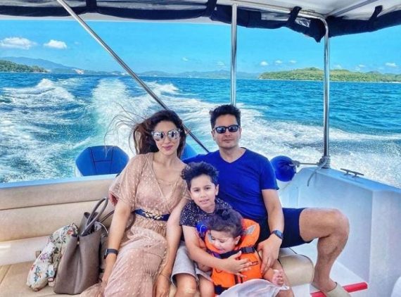 Beautiful Family Pictures Of Aden Rehan | Reviewit.pk