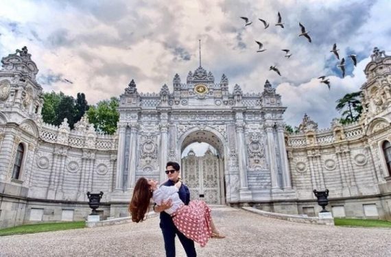 Beautiful Family Pictures Of Aden Rehan | Reviewit.pk