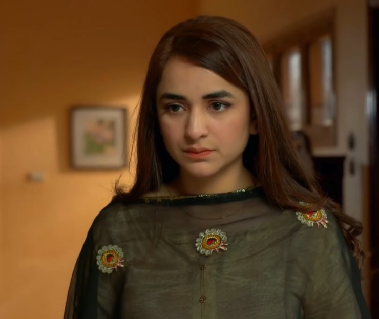 10 Beautiful Dresses Worn By Yumna Zaidi In Raaz e Ulfat | Reviewit.pk