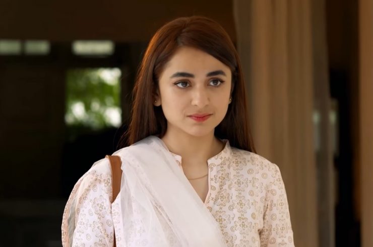 Yumna Zaidi Giving Princess Vibes In Her Latest Photoshoot | Reviewit.pk