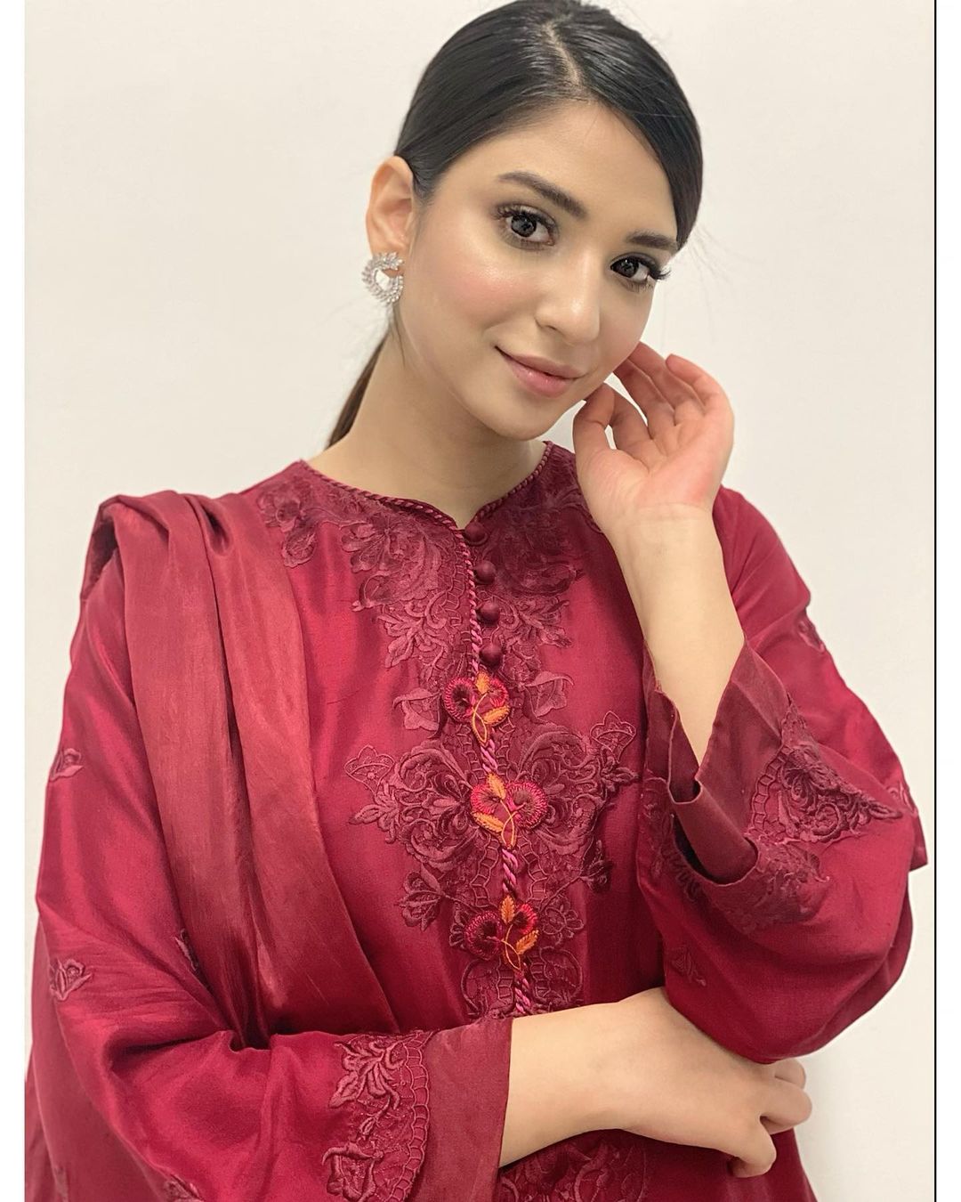 Ali Abbas Praises Ramsha Khan | Reviewit.pk