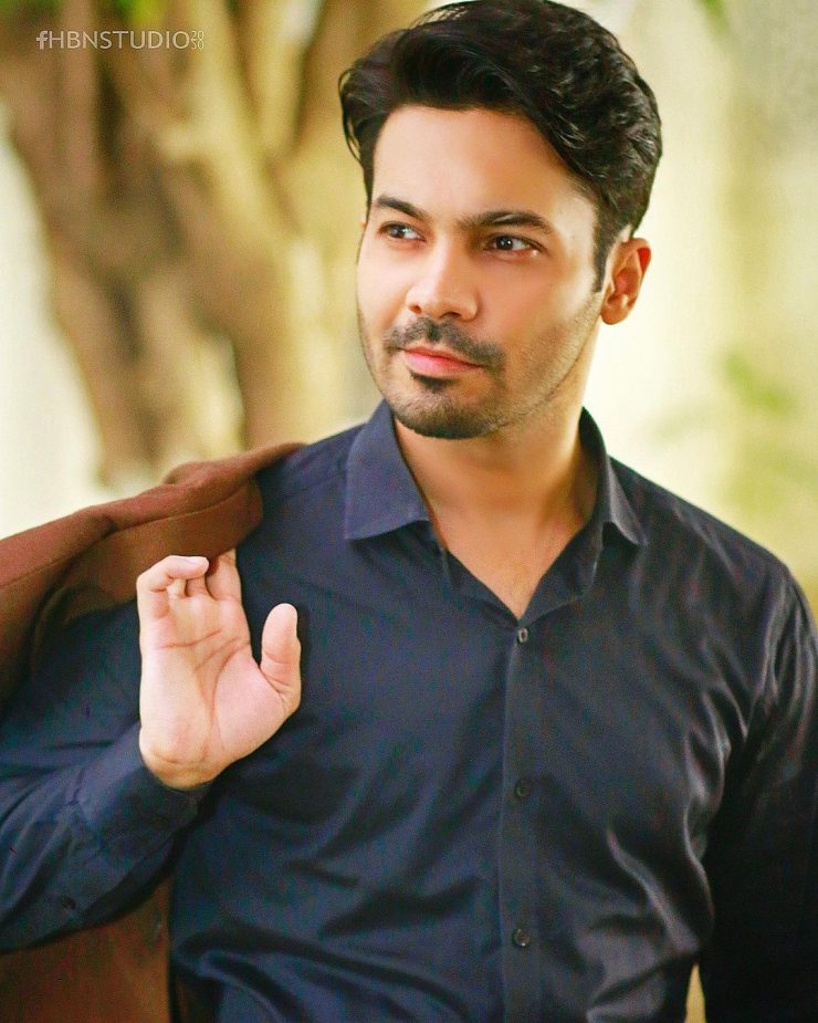 Ayaz Samoo Celebrates His Anniversary | Reviewit.pk