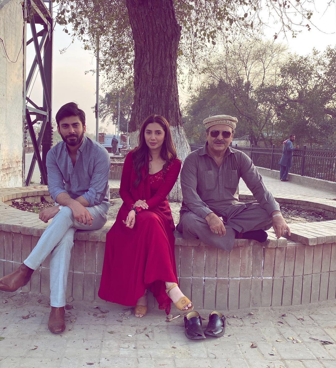 BTS Pictures From The Set Of Neelofar | Reviewit.pk