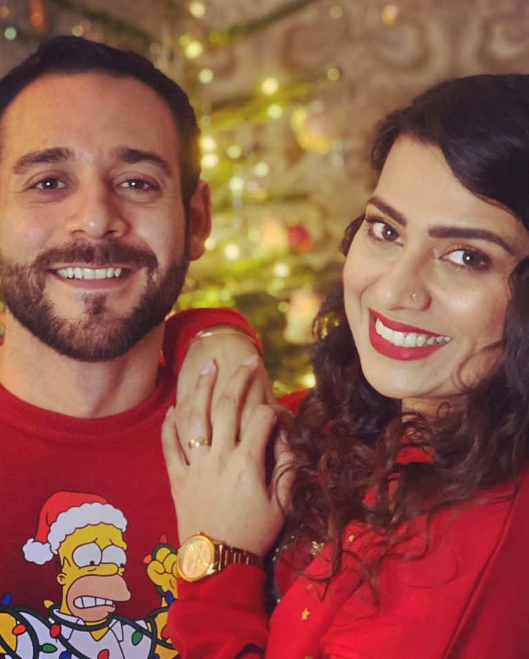 Model Fia's Perfect Makeup Tutorial For Wearing Red Lip Colour ...