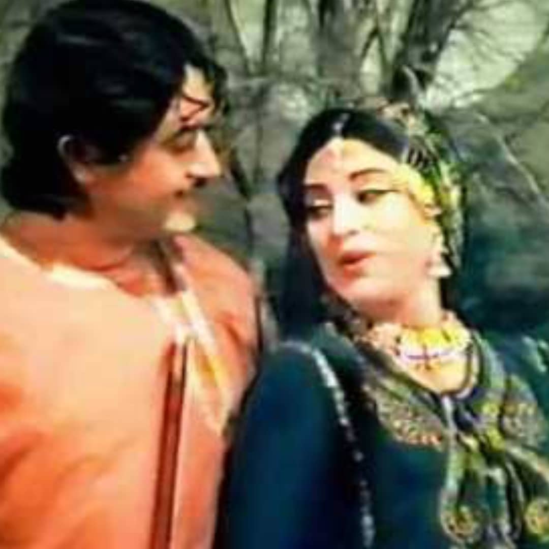 Bushra Ansari Pays Tribute To The Legendry Firdous Begum | Reviewit.pk