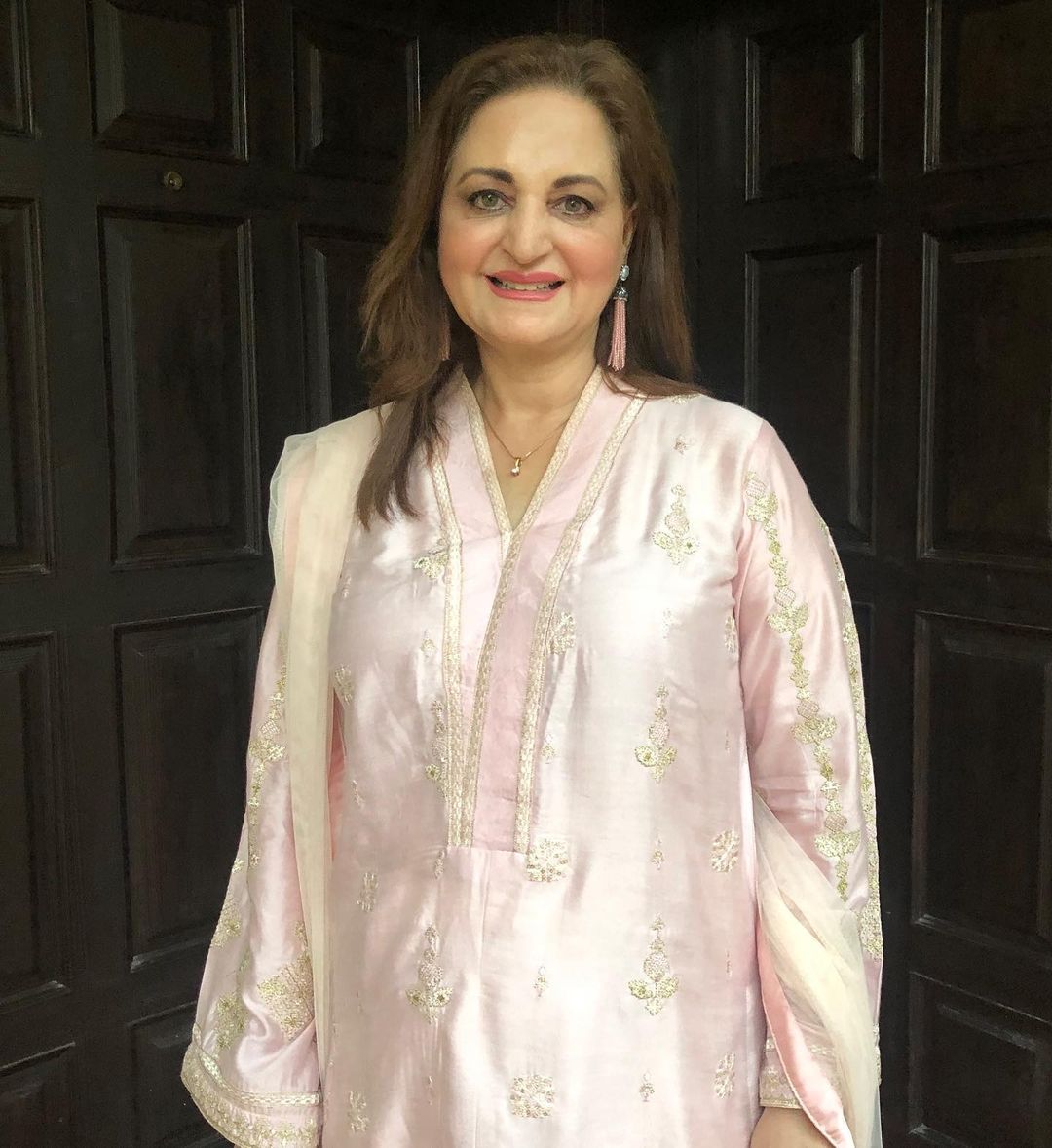 Leyla Zuberi Vacationing With Family In Dubai | Reviewit.pk