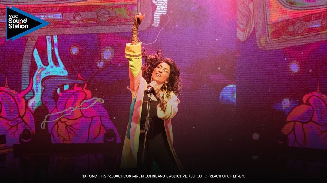 Beautiful Pictures of Meesha Shafi in Color Collage Dresses | Reviewit.pk