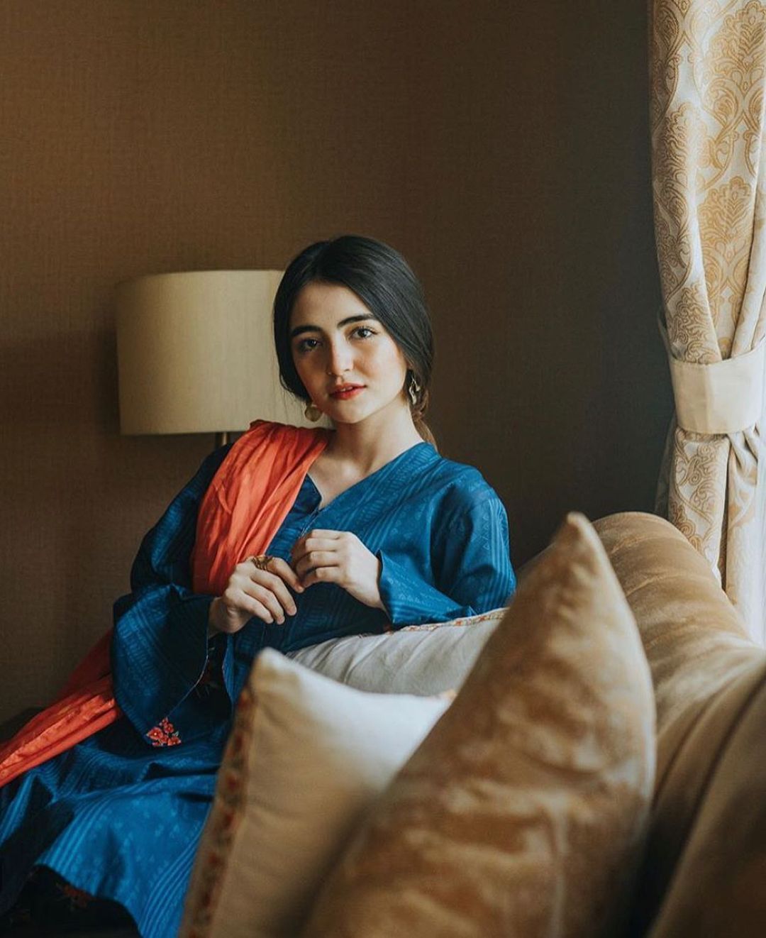 Unseen Pictures Of Model Meruub Ali | Reviewit.pk