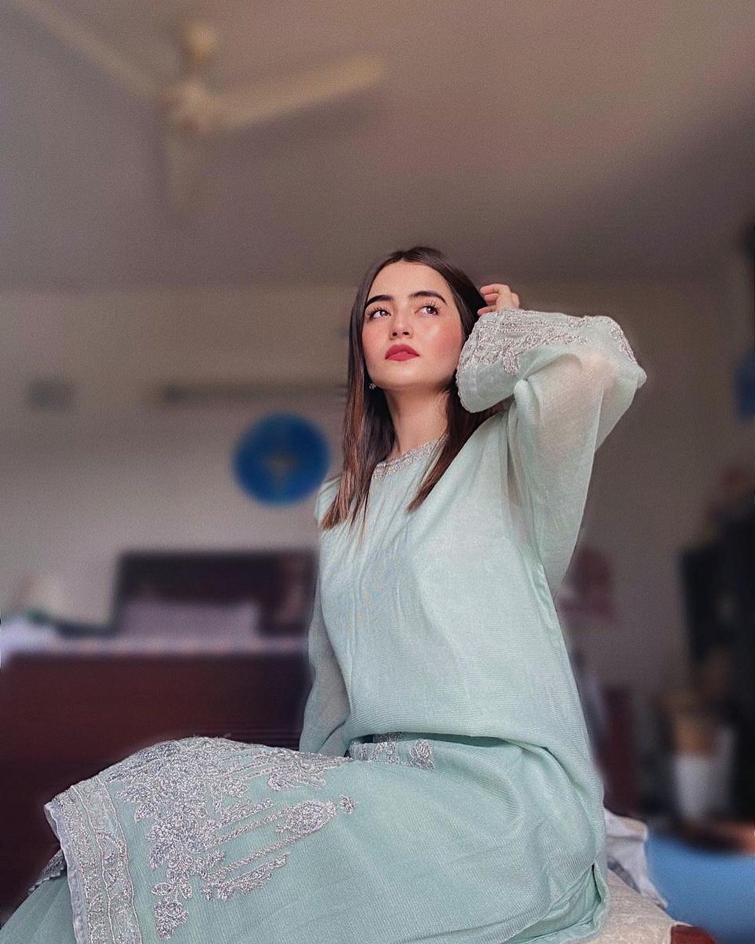 Unseen Pictures Of Model Meruub Ali | Reviewit.pk