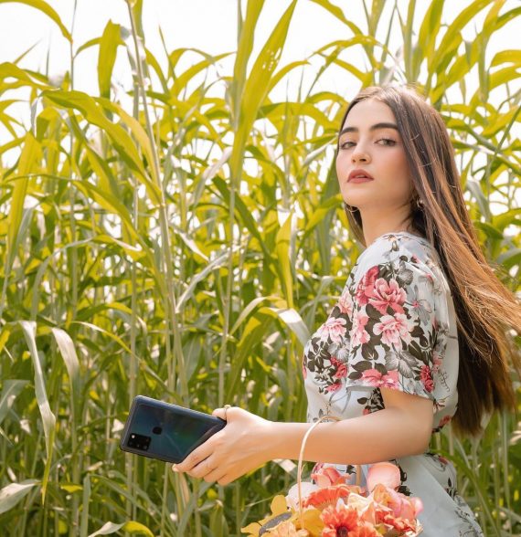 Unseen Pictures Of Model Meruub Ali | Reviewit.pk