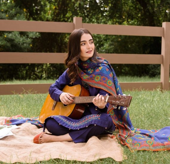 Unseen Pictures Of Model Meruub Ali | Reviewit.pk