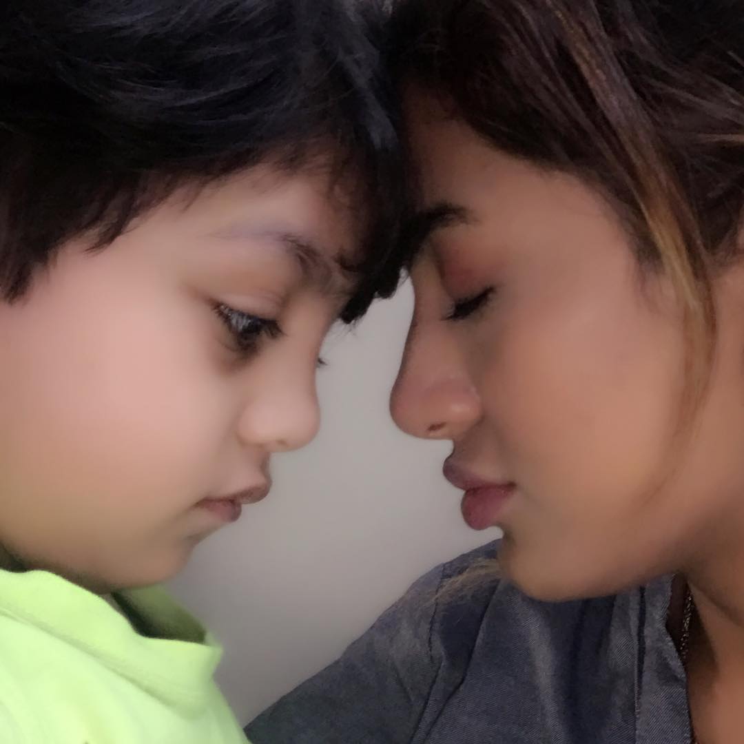 Rare Photos of Mathira With Her Son | Reviewit.pk