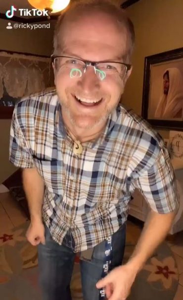 American Social Media Star Ricky L. Pond Dancing On Pakistani Song ...