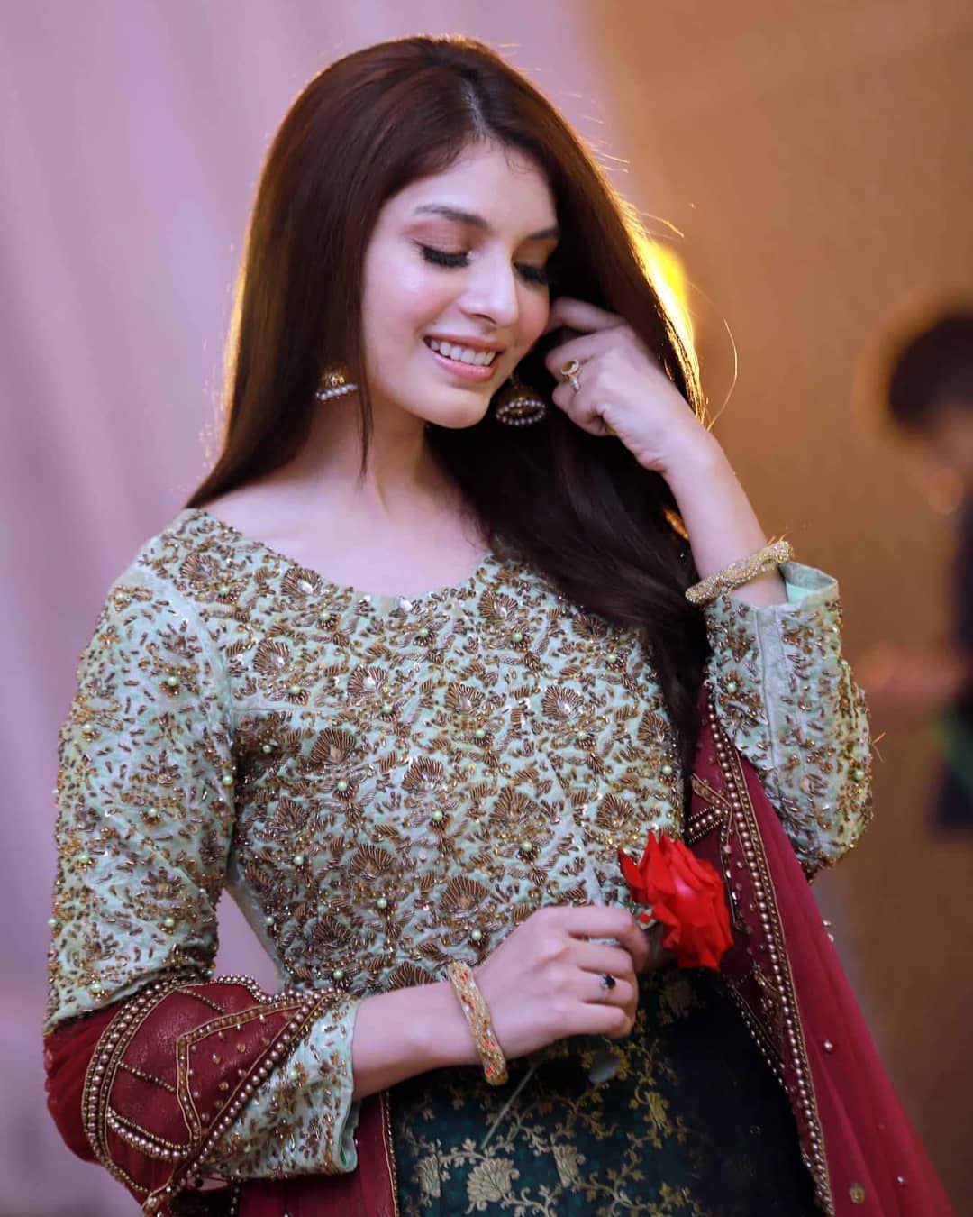 Saeeda Imtiaz's Dance Performance At Her Friend's Dholki | Reviewit.pk