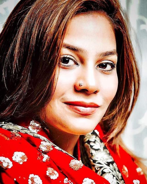 Exquisite Photos of Sanam Marvi | Popular Folk Singer | Reviewit.pk