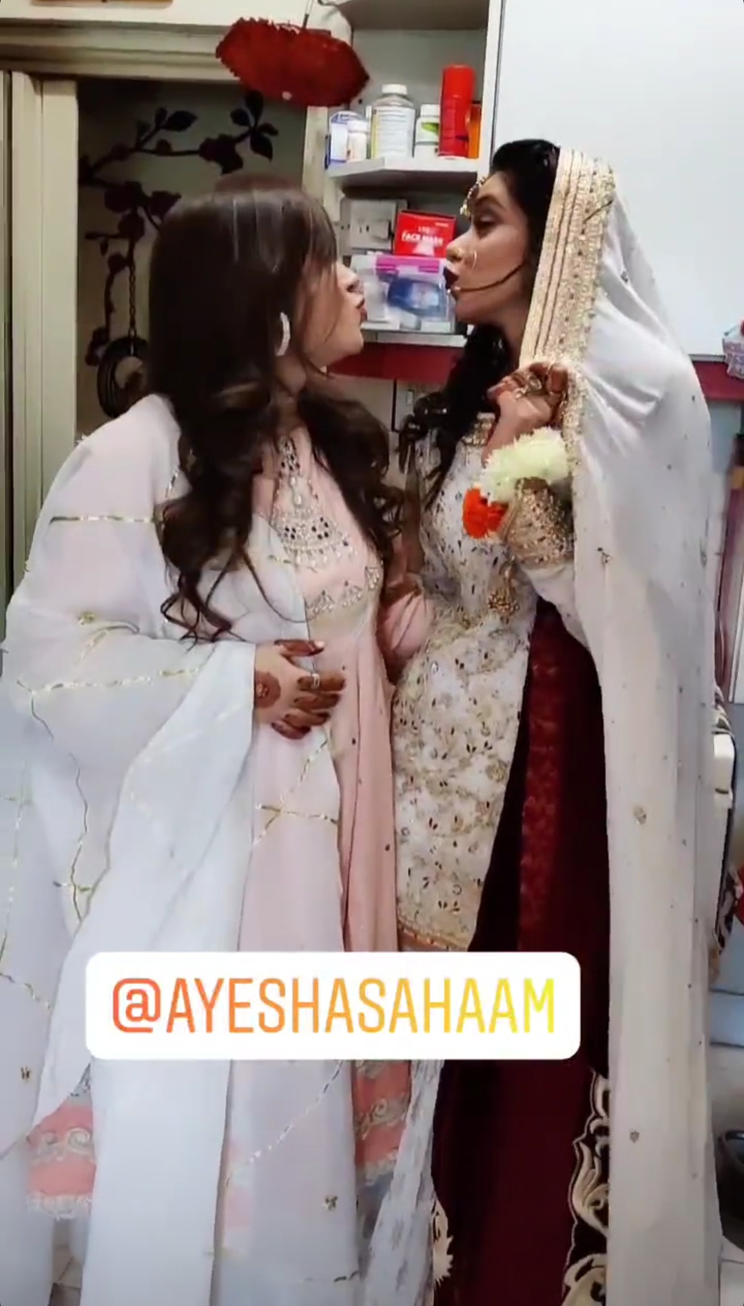 Actress Srha Asghar Is Getting Married | Reviewit.pk