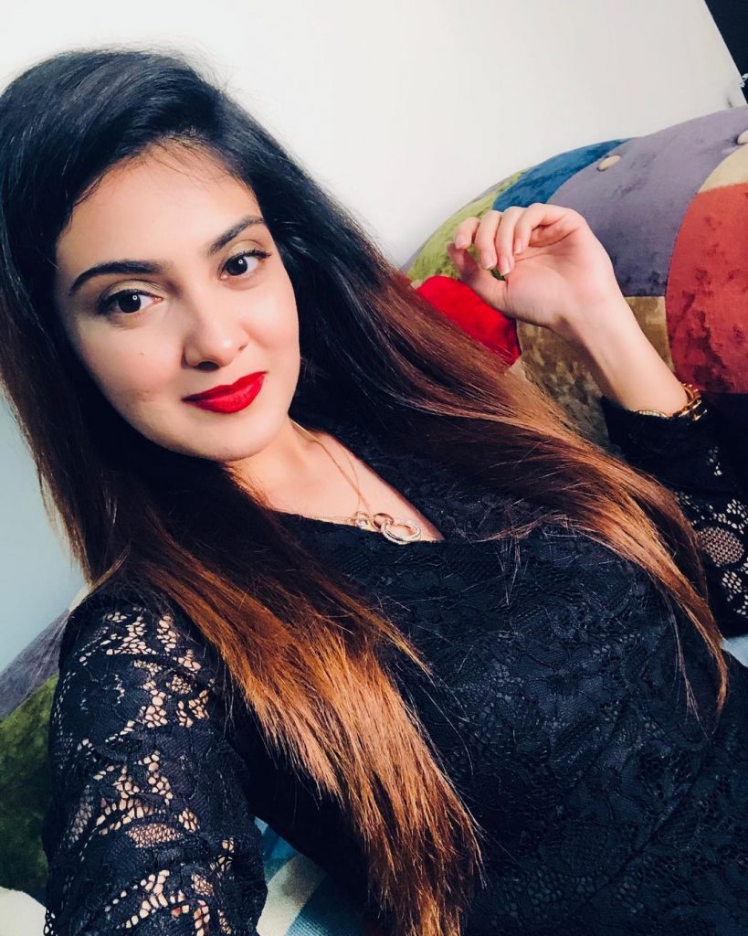 Alizeh Tahir Celebrated Birthday of her Husband Arsalan - Adorable ...