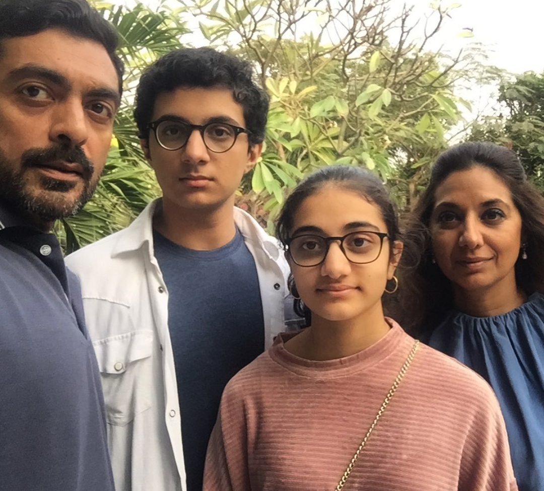 Actor Aly Khan Family Pictures | Reviewit.pk