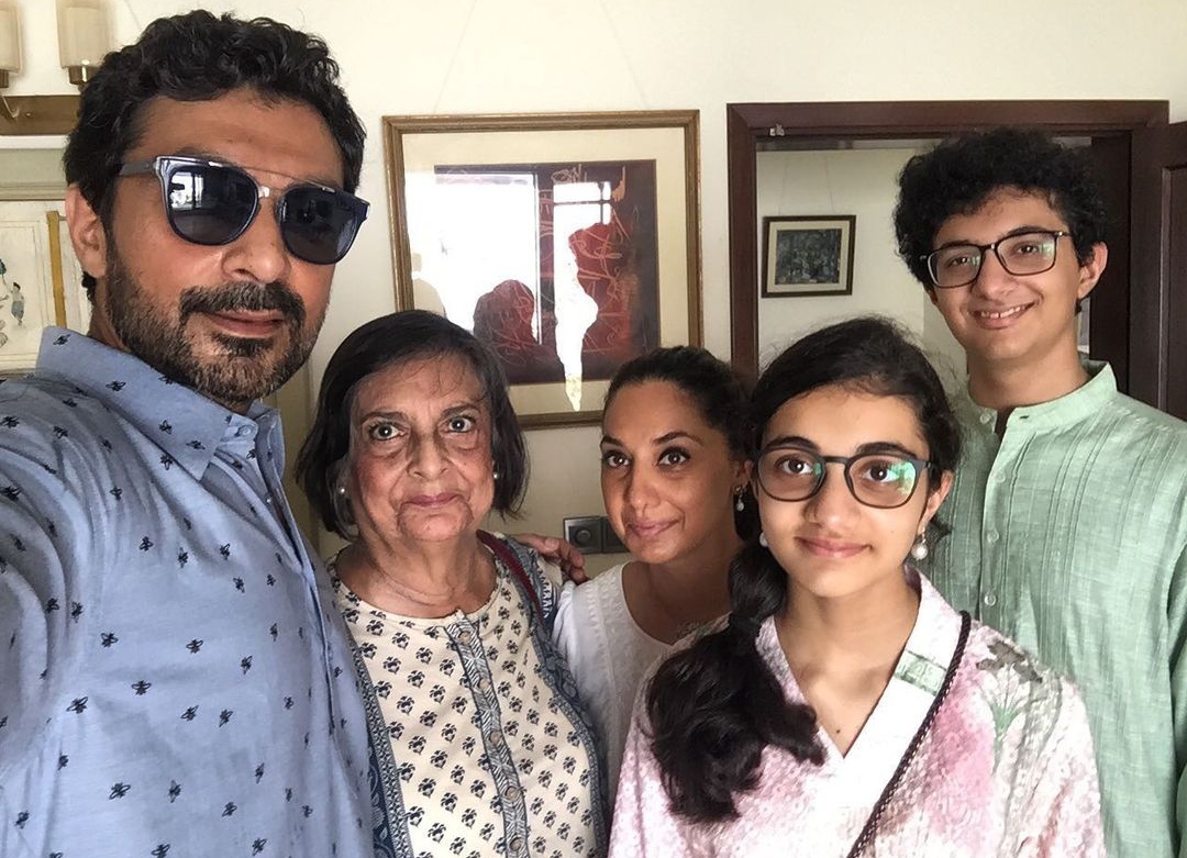 Actor Aly Khan Family Pictures | Reviewit.pk
