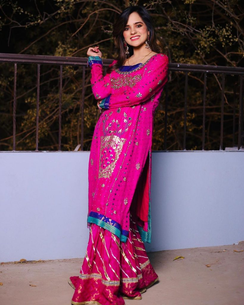 Latest Pictures of Actor Faizan Sheikh With his Family | Reviewit.pk