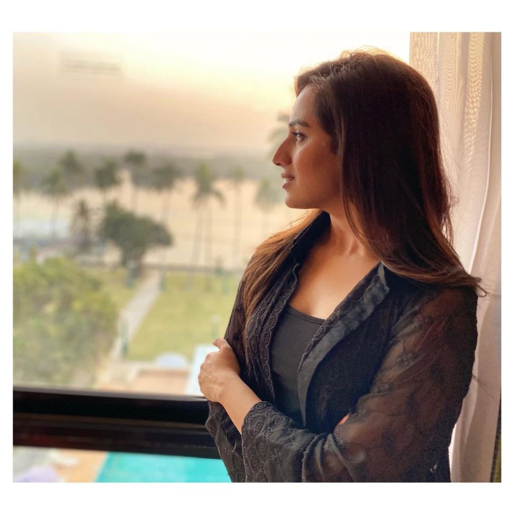 Latest Pictures of Actor Faizan Sheikh With his Family | Reviewit.pk