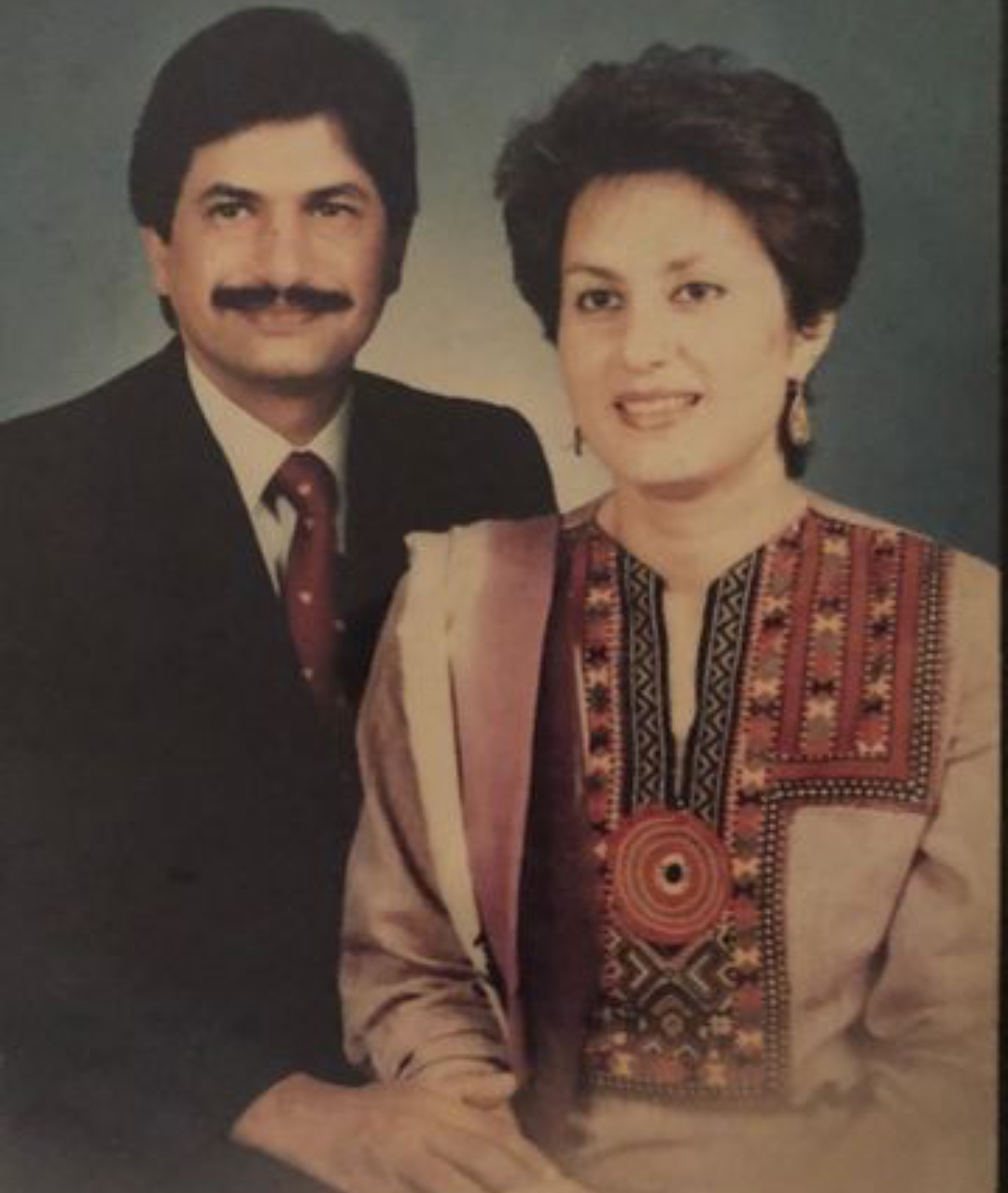 See Which Famous Personality Is Tara Mahmood's Father | Reviewit.pk