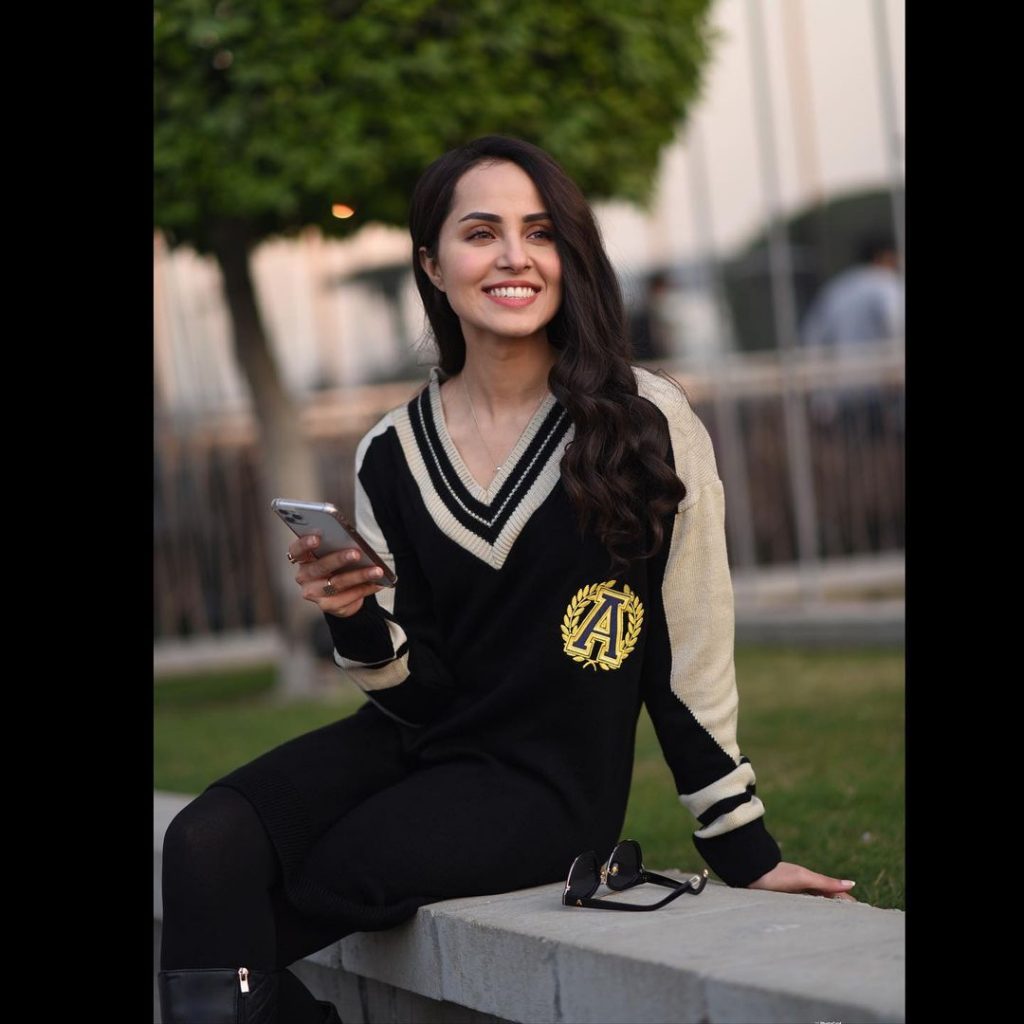 Nimra Khan is Looking Stunning in her Latest Trendy Winter Look ...