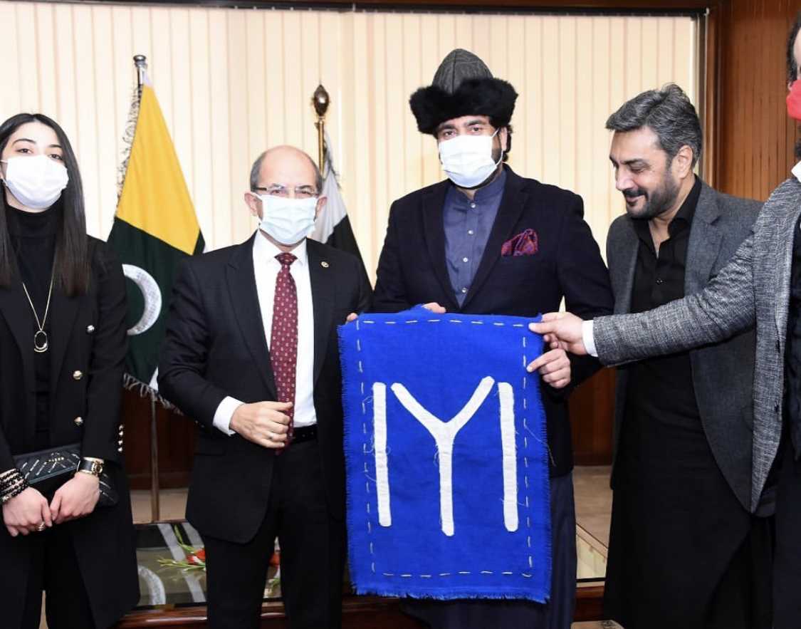 Pak-Turk Actors Have Something Interesting To Share | Reviewit.pk