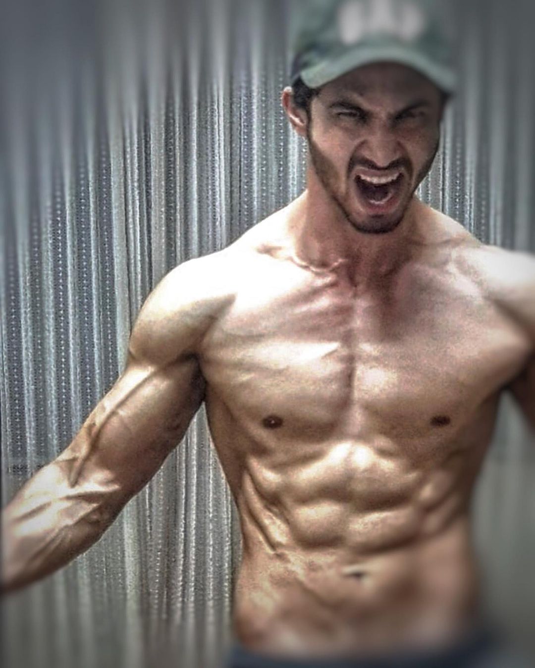 Raeed Muhammad Alam Giving Major Fitness Inspiration | Reviewit.pk