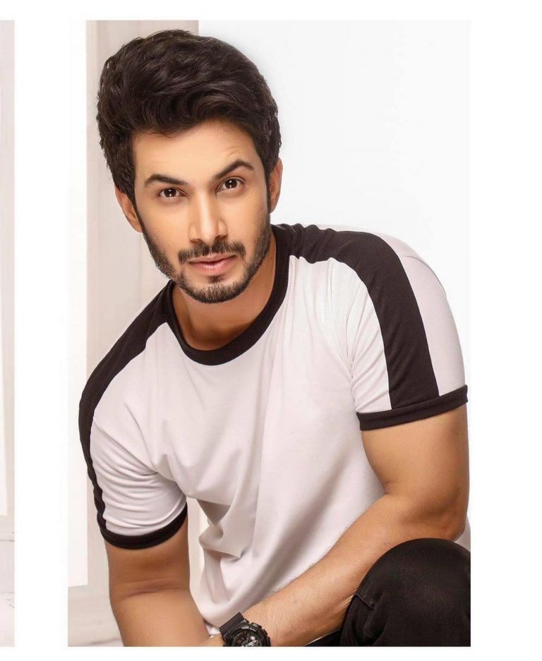 Raeed Muhammad Alam Giving Major Fitness Inspiration | Reviewit.pk