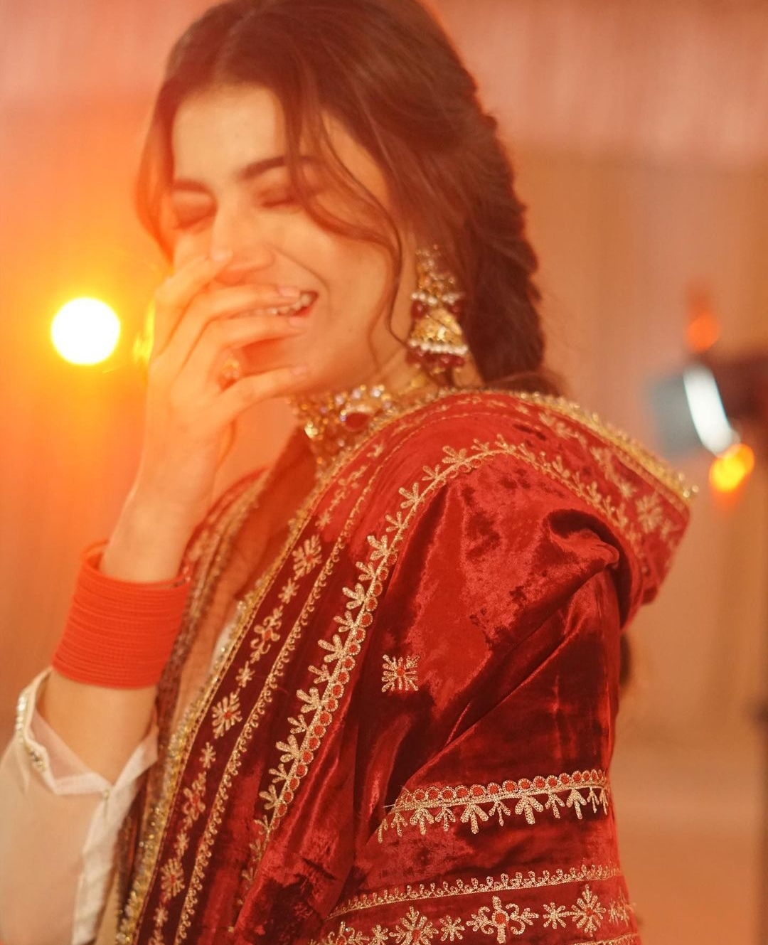 Rabia Butt Is Dazzling in Beautiful Red Outfit | Reviewit.pk