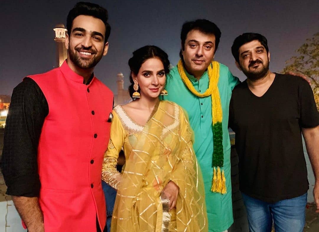 Saba Qamar And Agha Mustafa Hassan BTS Pictures From Manjogi | Reviewit.pk