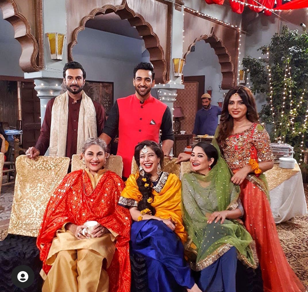 Saba Qamar And Agha Mustafa Hassan BTS Pictures From Manjogi | Reviewit.pk