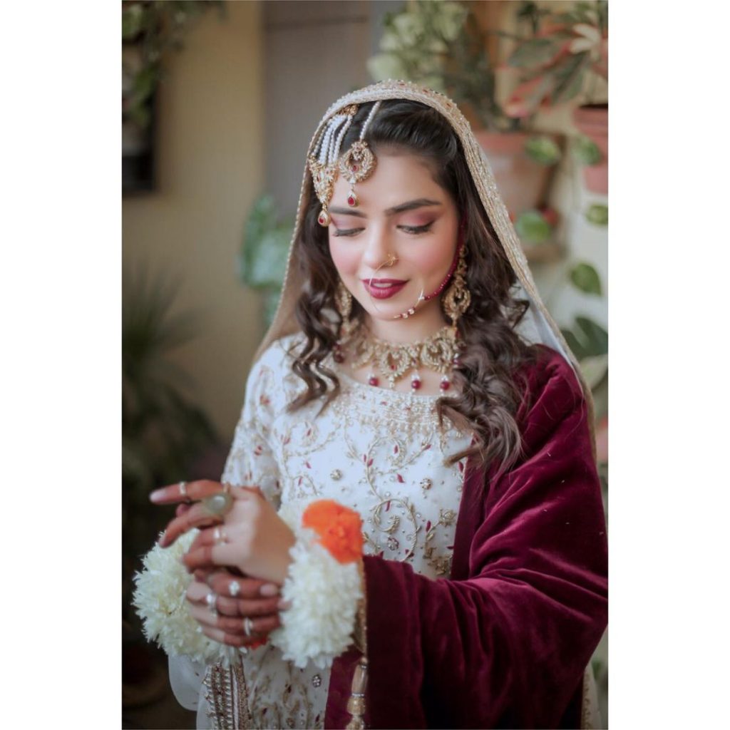 Actress Srha Asghar Beautiful Wedding Photoshoot | Reviewit.pk