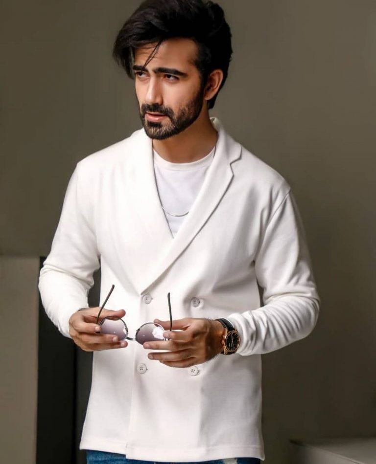 Sana Javed's Sister Tahmina Javed Also Made Her Acting Debut | Reviewit.pk