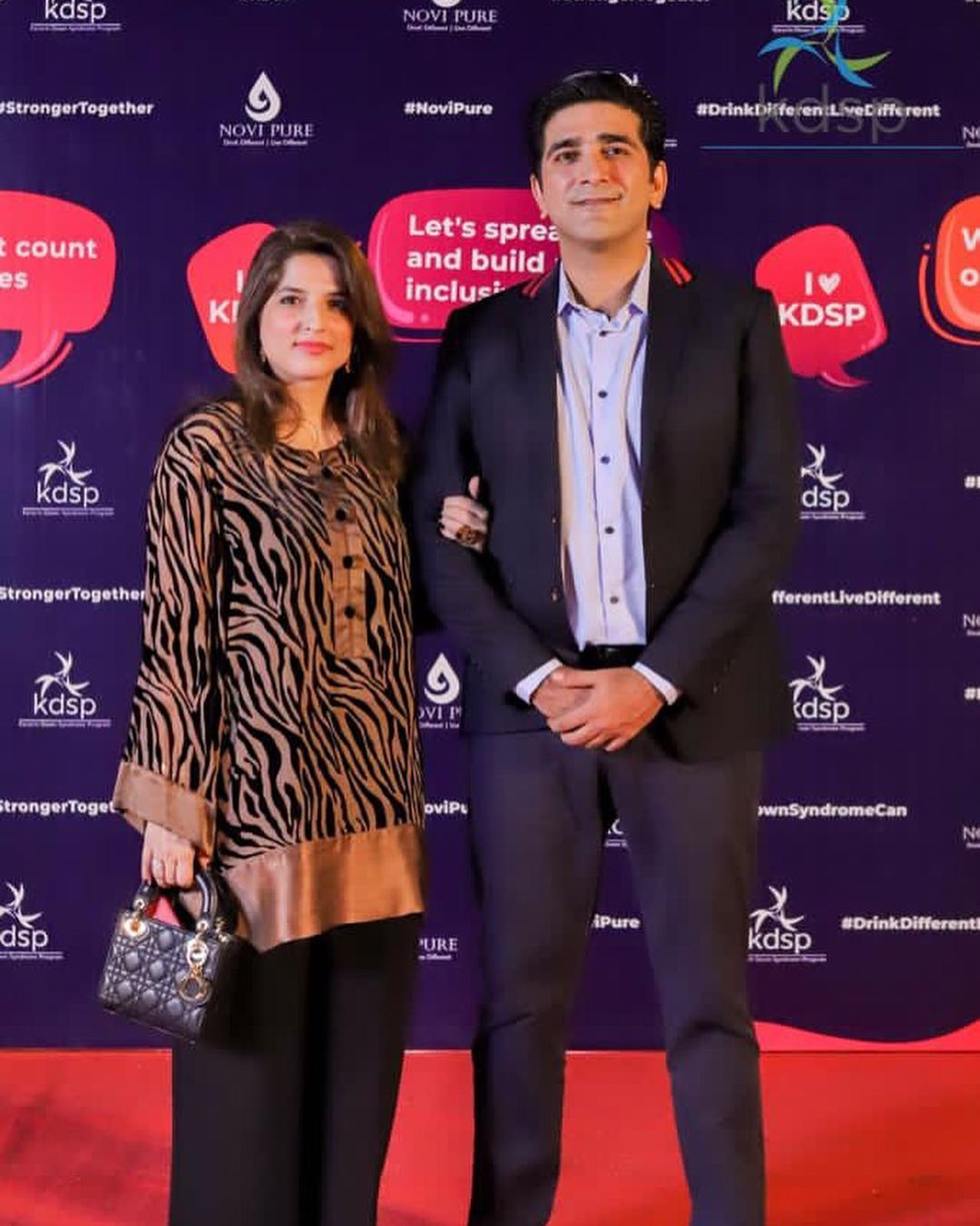 Adorable Family pictures of Pop-Rock Singer Ali Hamza | Reviewit.pk