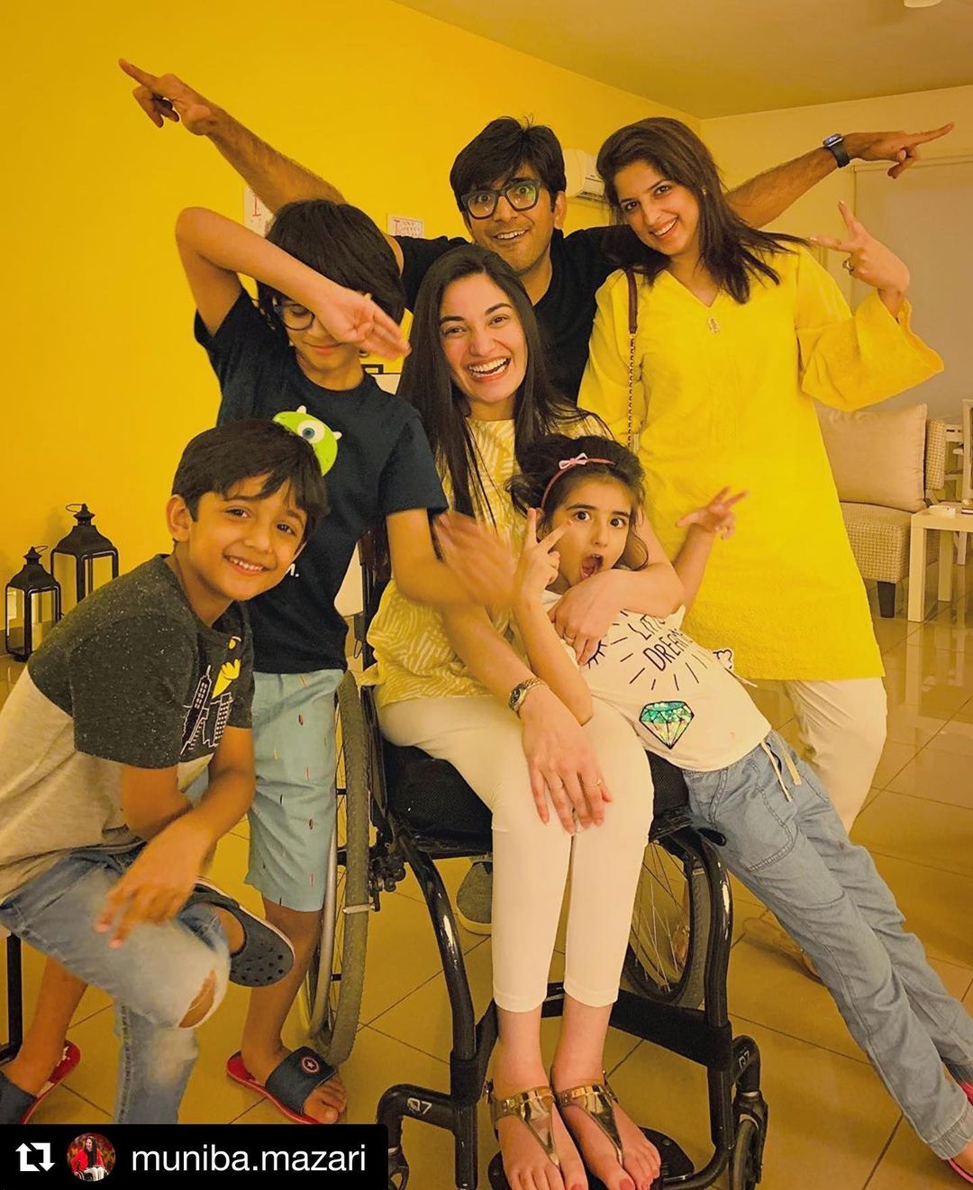 Adorable Family pictures of Pop-Rock Singer Ali Hamza | Reviewit.pk