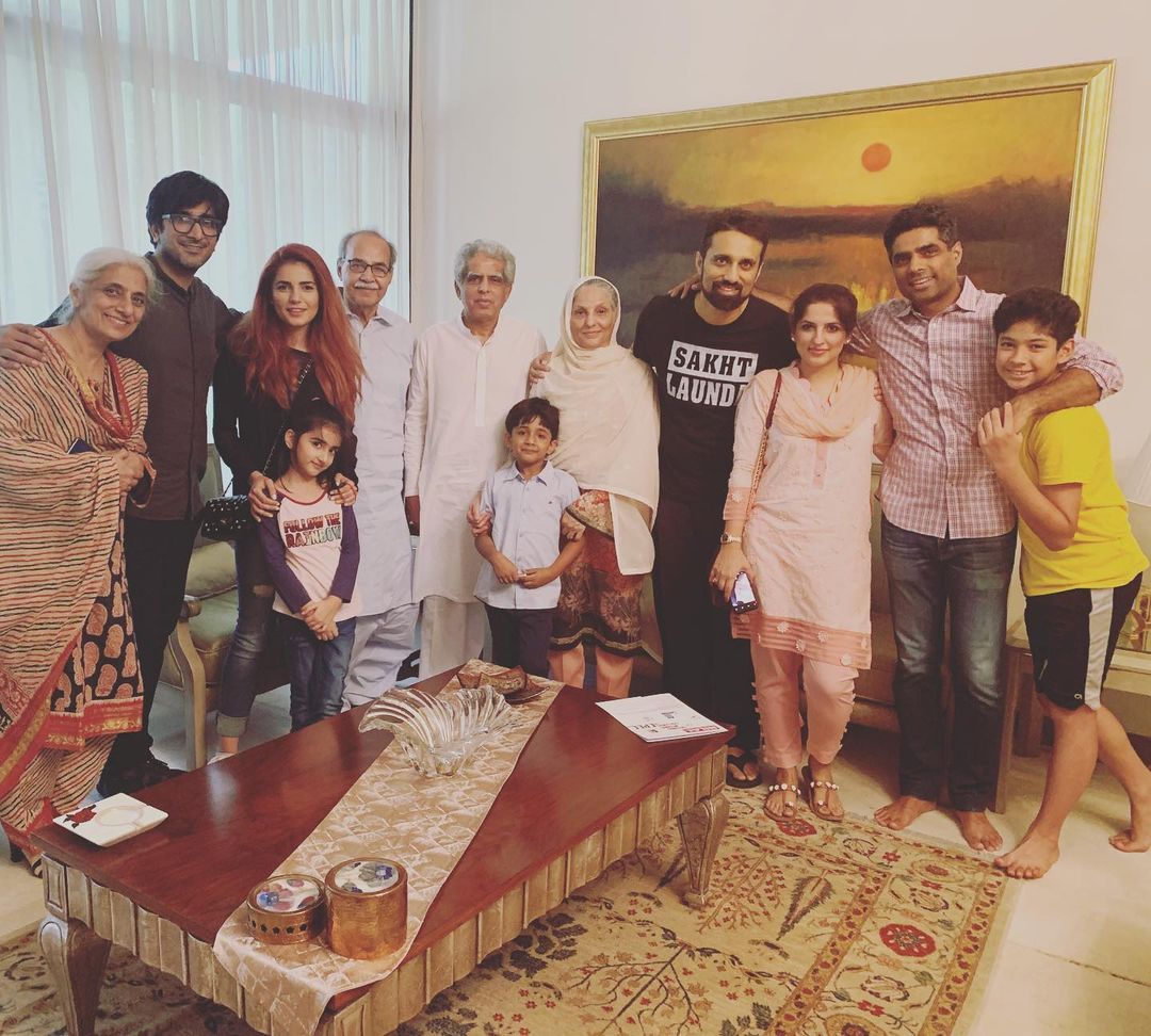 Adorable Family pictures of Pop-Rock Singer Ali Hamza | Reviewit.pk