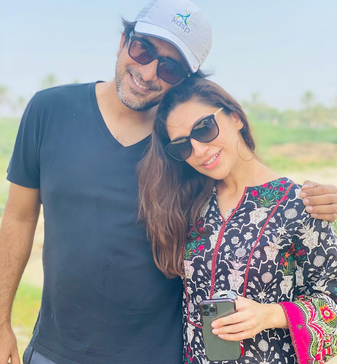 Adorable Family pictures of Pop-Rock Singer Ali Hamza | Reviewit.pk