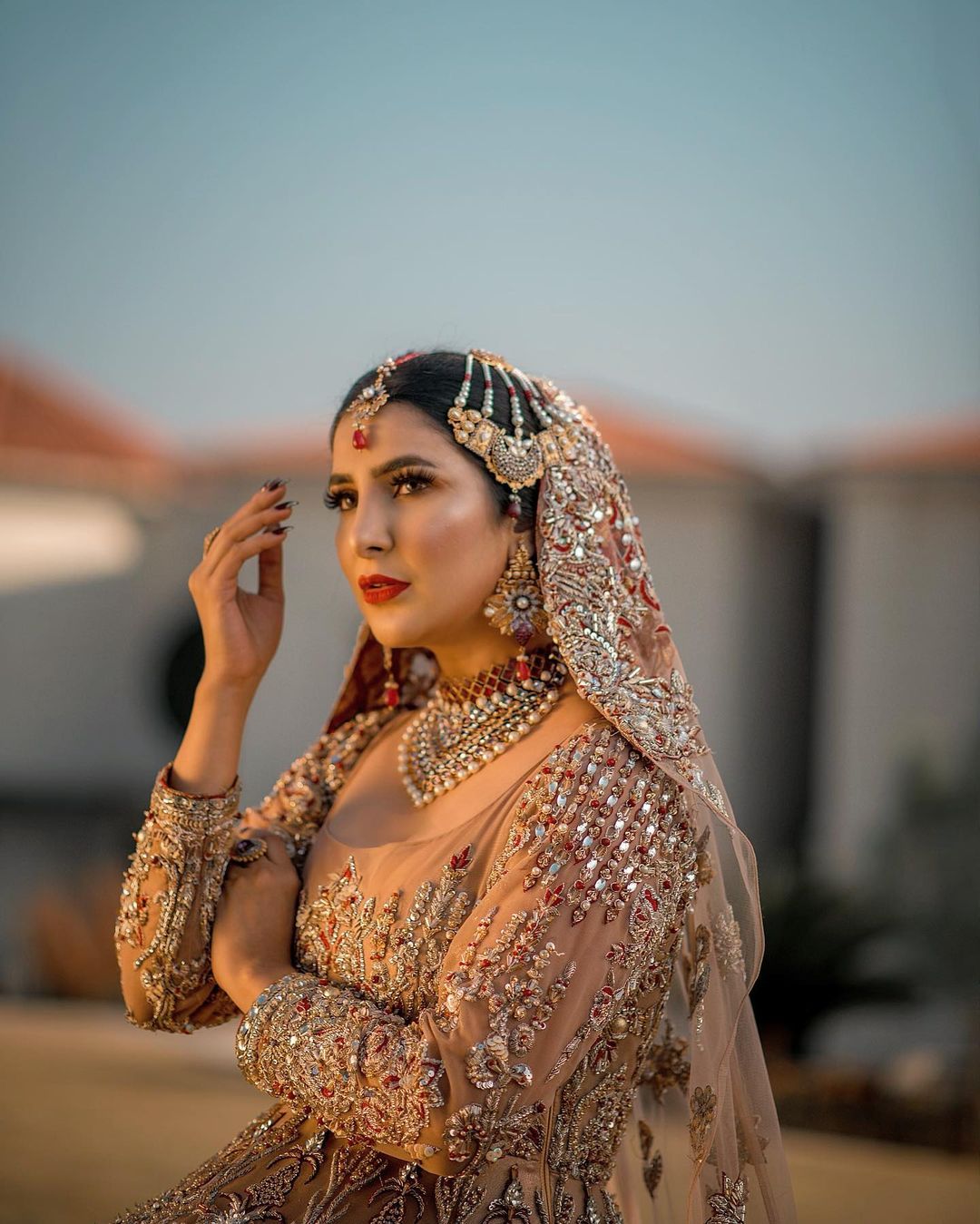 Areeba Habib Looks Ravishing In Her Latest Bridal Shoot | Reviewit.pk