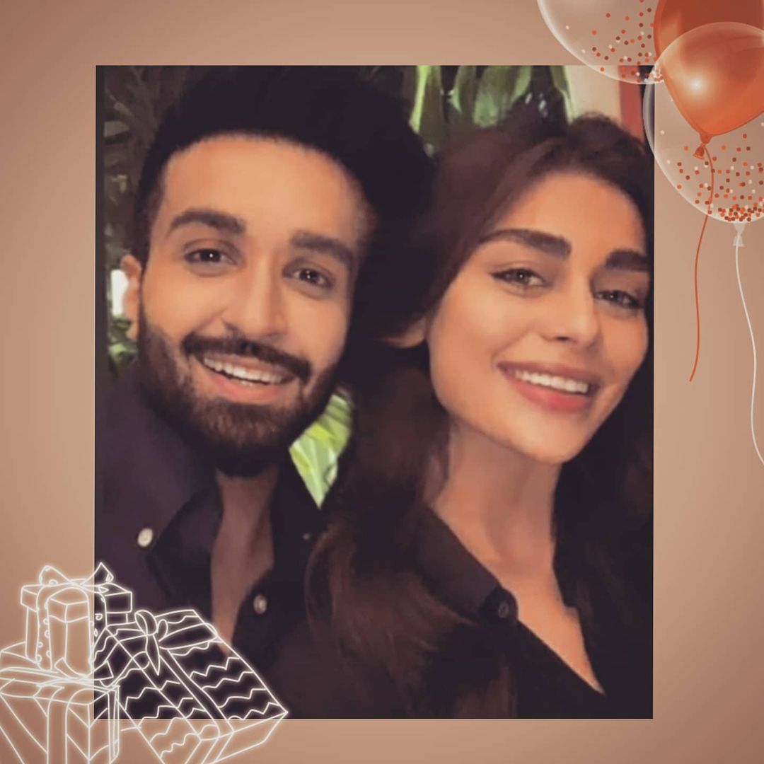 Worth-Watching Pictures of Azfar Rehman With Fellow Friends | Reviewit.pk