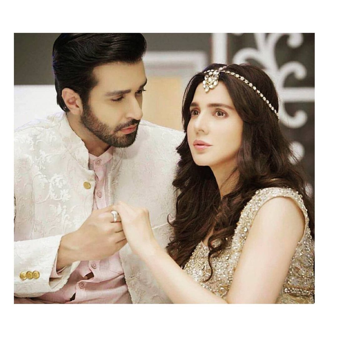 Worth-Watching Pictures of Azfar Rehman With Fellow Friends | Reviewit.pk