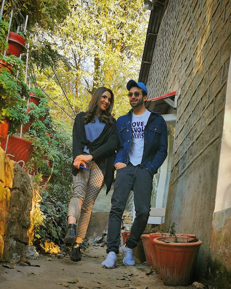 Worth-Watching Pictures of Azfar Rehman With Fellow Friends | Reviewit.pk