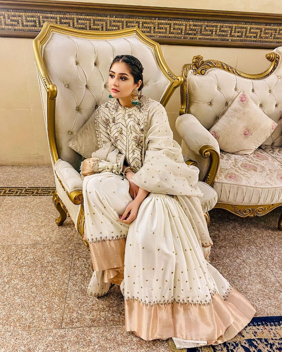 Dur-e-Fishan Saleem Looks Drop Dead Gorgeous At A Family Wedding ...