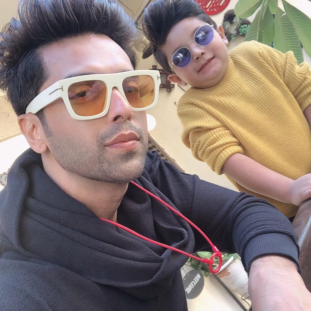 Famous Pakistani Celebrities Who Are The Coolest Dads Ever | Reviewit.pk