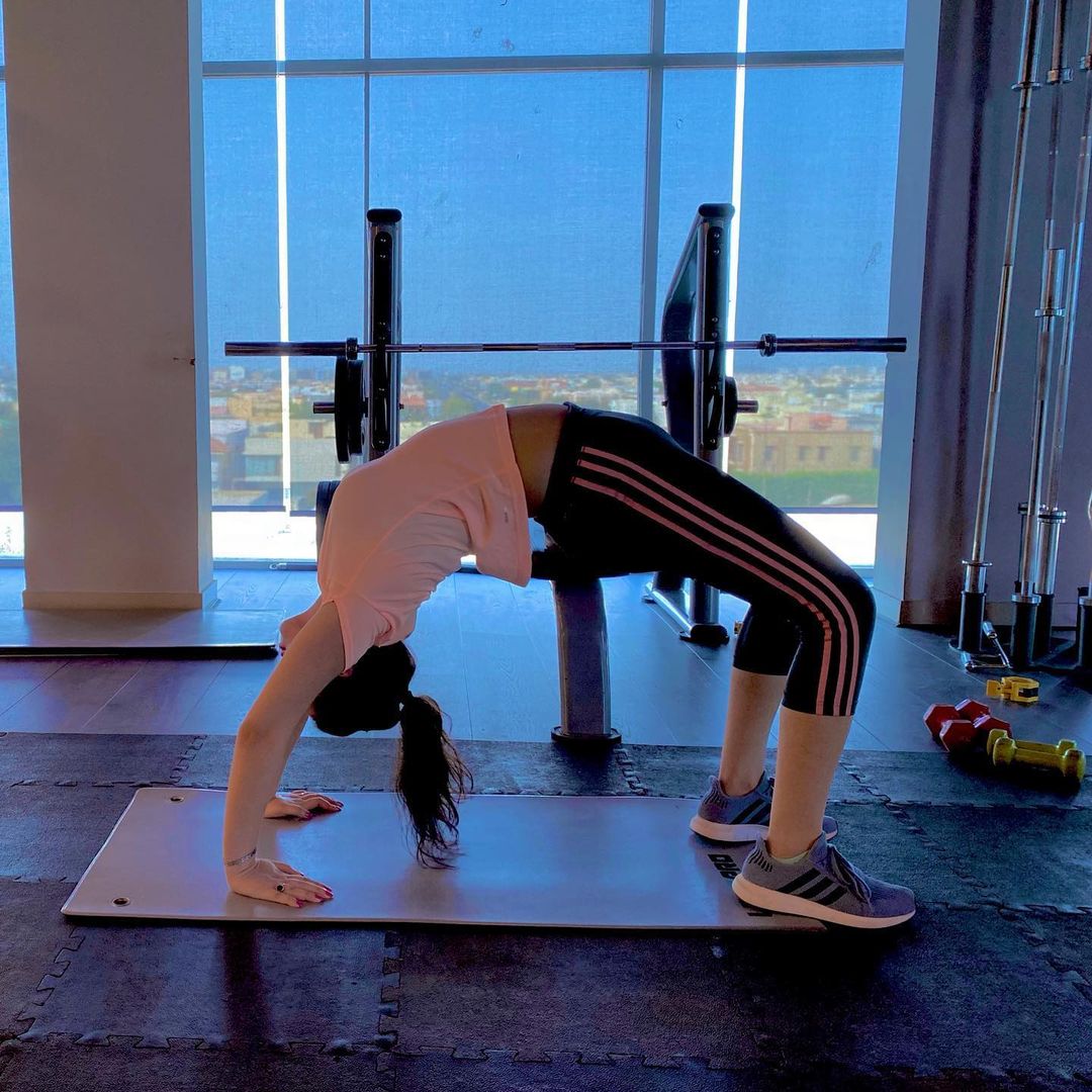 Incredibly Pretty Pictures of Ghana Ali in Pastel Colors | Reviewit.pk