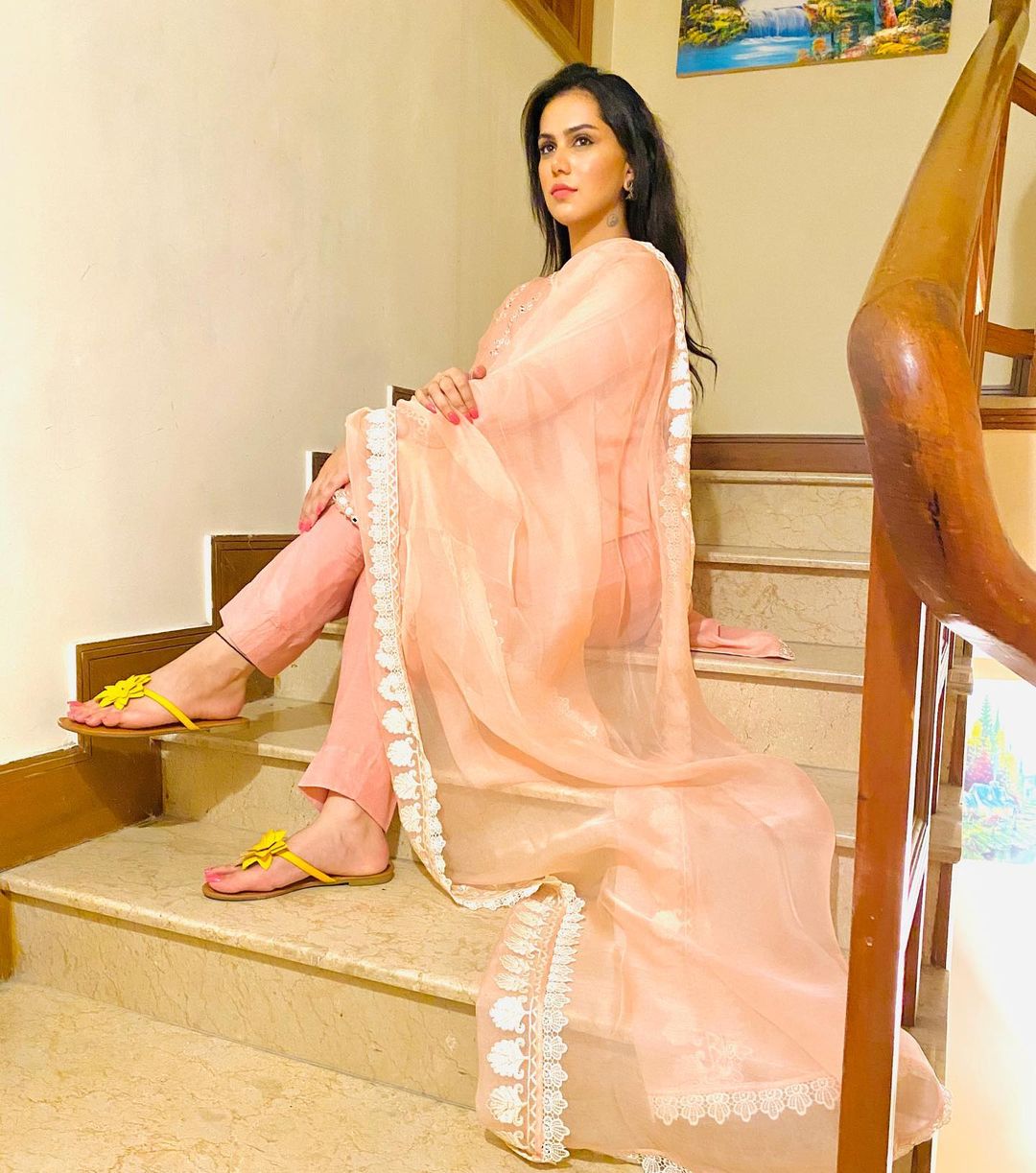 Incredibly Pretty Pictures of Ghana Ali in Pastel Colors | Reviewit.pk