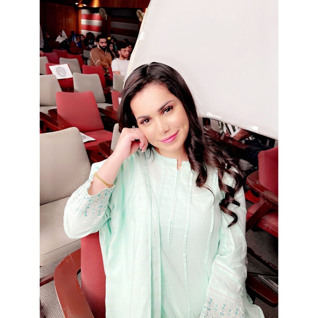 Incredibly Pretty Pictures of Ghana Ali in Pastel Colors | Reviewit.pk